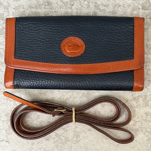 Dooney & Bourke | Bags | Vintage Dooney Bourke Wallet Clutch Organizer ...